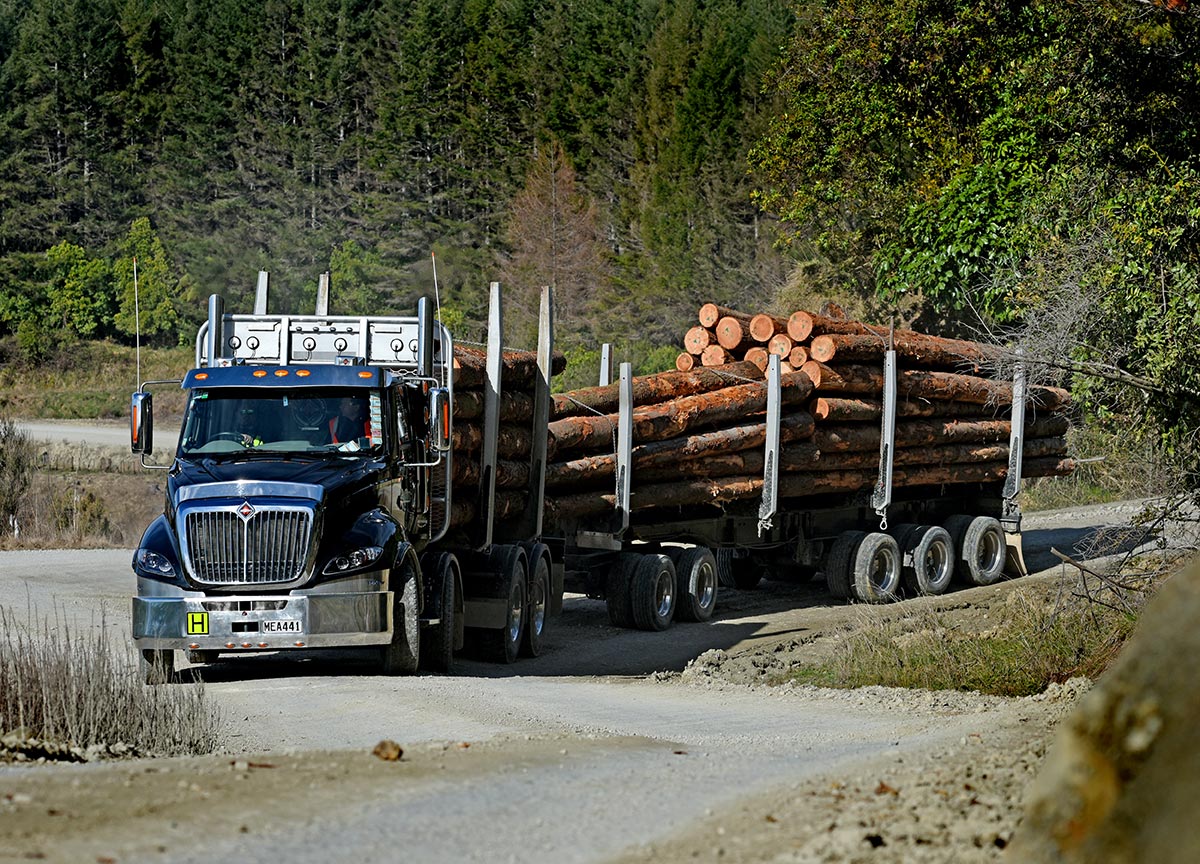 International Prostar R8 HD Day Cab 8x4