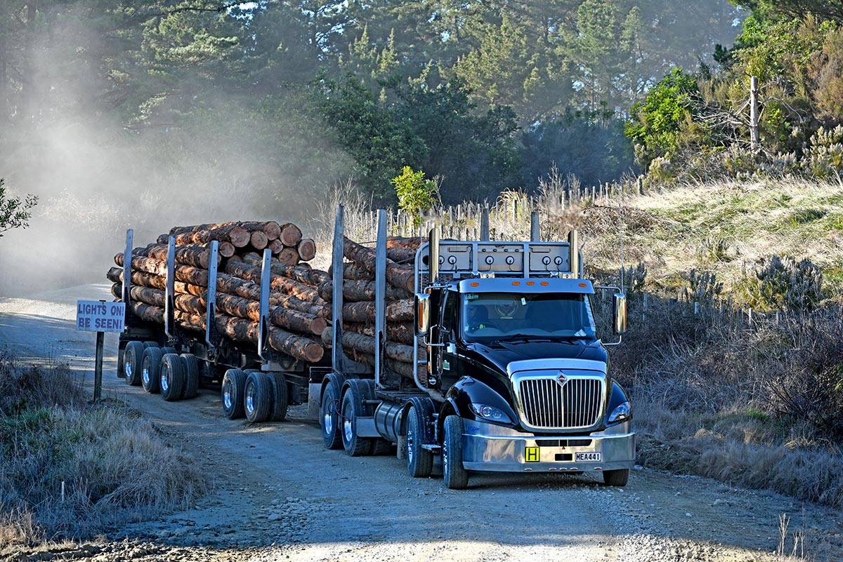 International Prostar R8 HD Day Cab 8x4