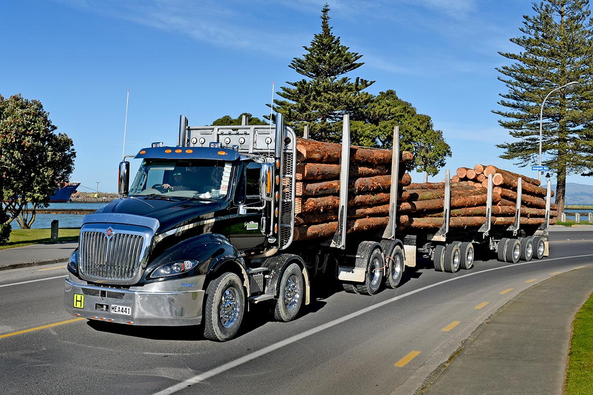 International Prostar R8 HD Day Cab 8x4