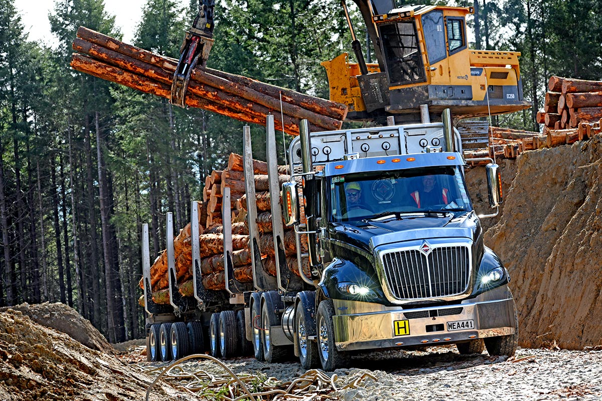 International Prostar R8 HD Day Cab 8x4